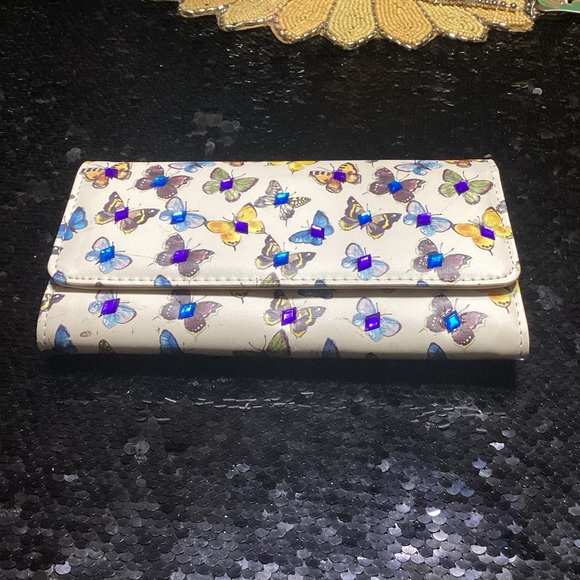 Mudd | Bags | Mudd White And Blue Floral Wallet | Poshmark